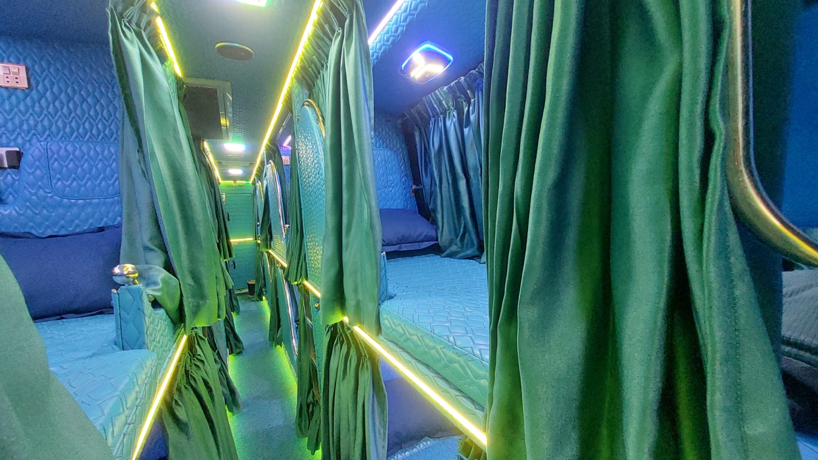 Online bus ticket booking,Buy bus tickets,Bus routes, Bus timings, Bus ...